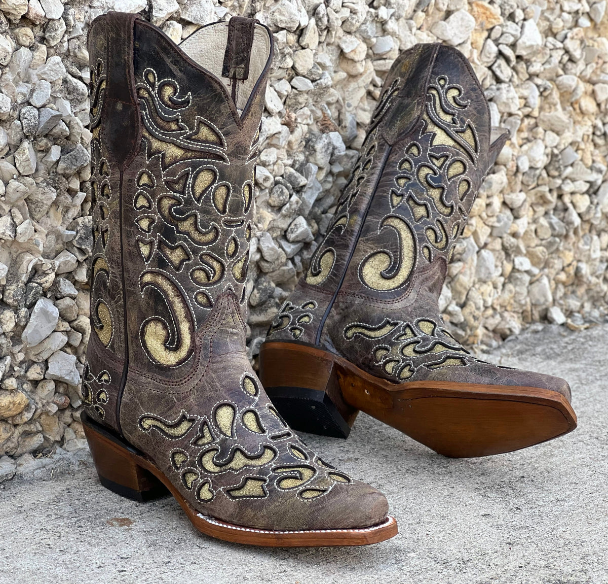 Women’s Rustic Leather Boots With Gold Inlay – Texas Boot Ranch